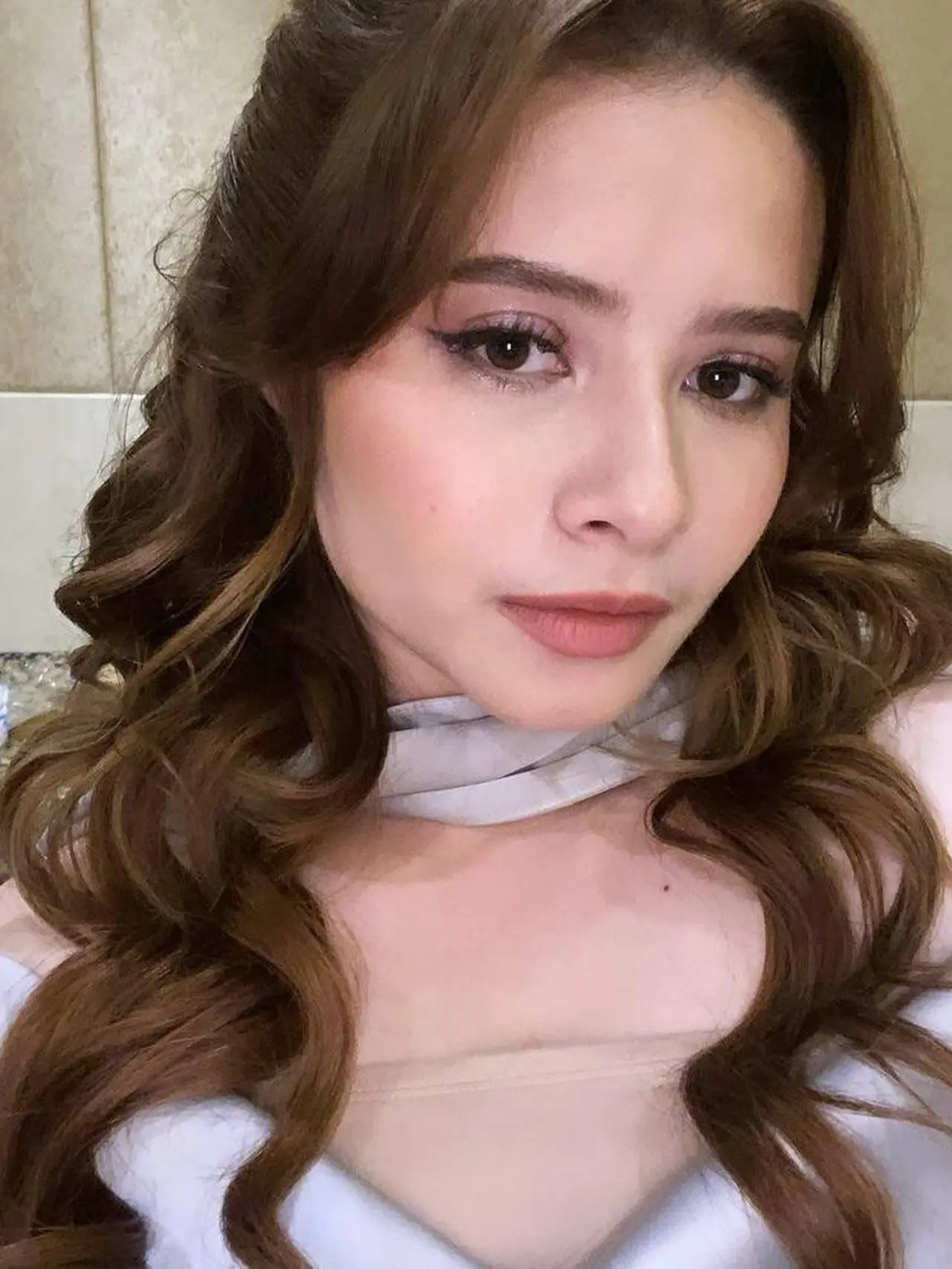 6 Potret Pemeran Mermaid In Love Jadi Bridesmaid di Momen Resepsi ...