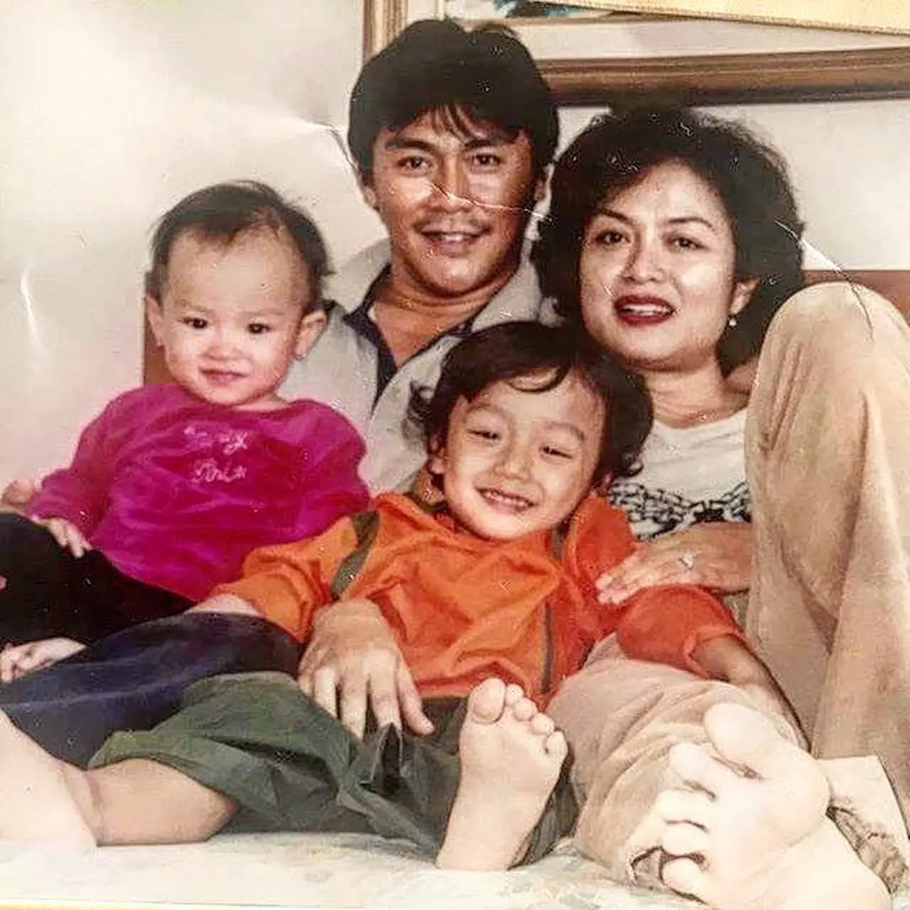 6 Potret Kebersamaan Leon Dozan dan Nabilah Rahman, Kakak Adik Kompak ...