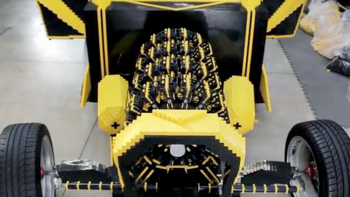 [VIDEO] Kreatif, Mobil ini Dibuat dari Susunan Lego - Tekno Liputan6.com