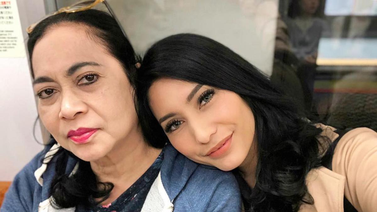 Tyas Mirasih Ungkap Kepedulian Mendiang Ibunda Menjadi Hal yang Paling ...