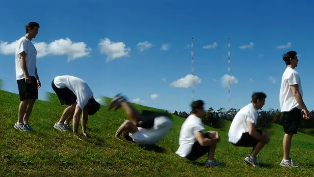 Sikap Awal Gerakan Berguling ke Depan adalah Jongkok atau Berdiri ...