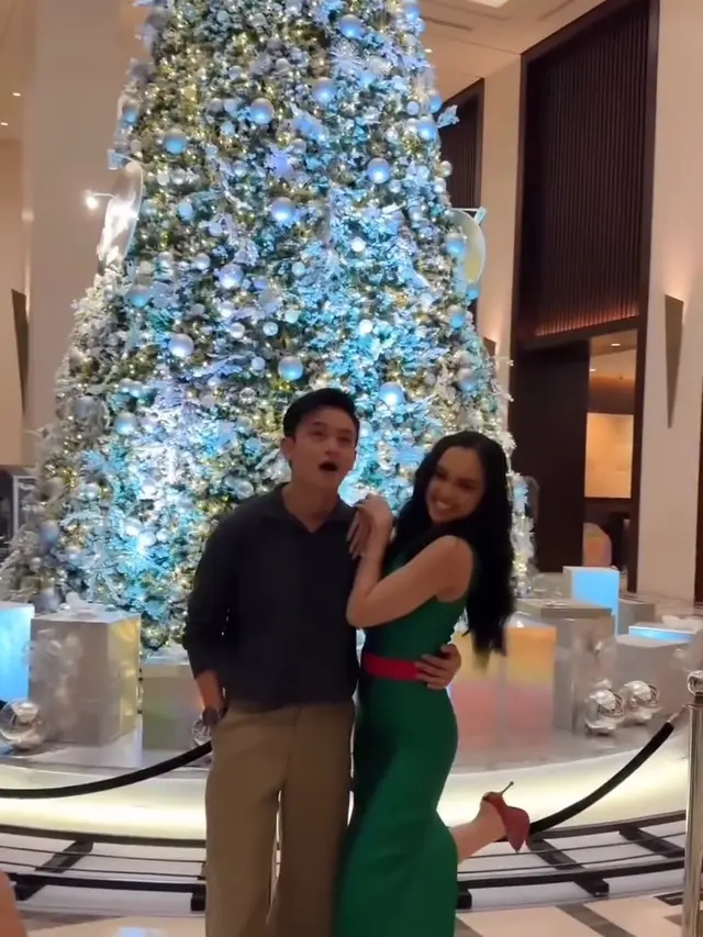 7 Potret Lyodra dan Randy Martin Perdana Rayakan Natal Bersama ...