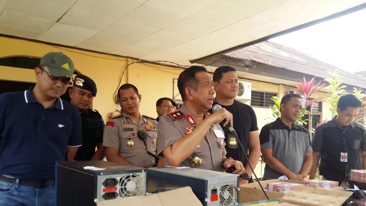 Wajah Preman Pelabuhan Samarinda Pengutip Pungli Ratusan Miliar ...