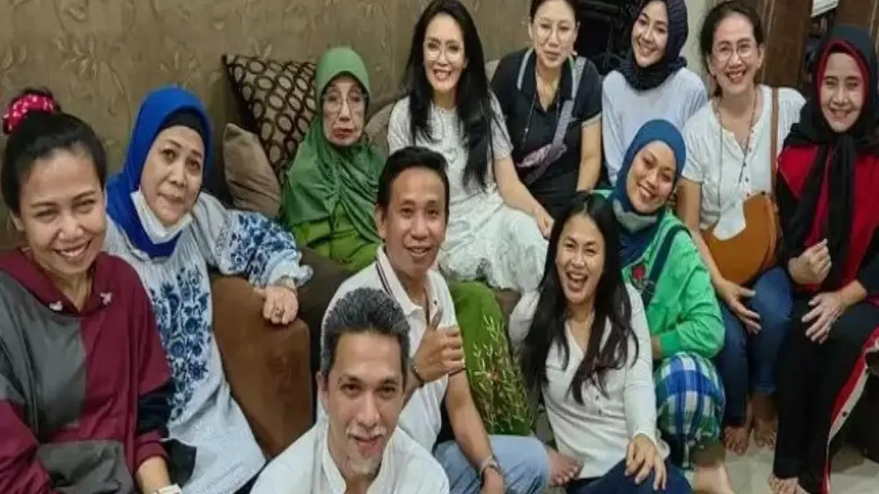Awet Muda, Potret Pemeran Mpok Minah Bajaj Bajuri yang Bikin Nostalgia ...