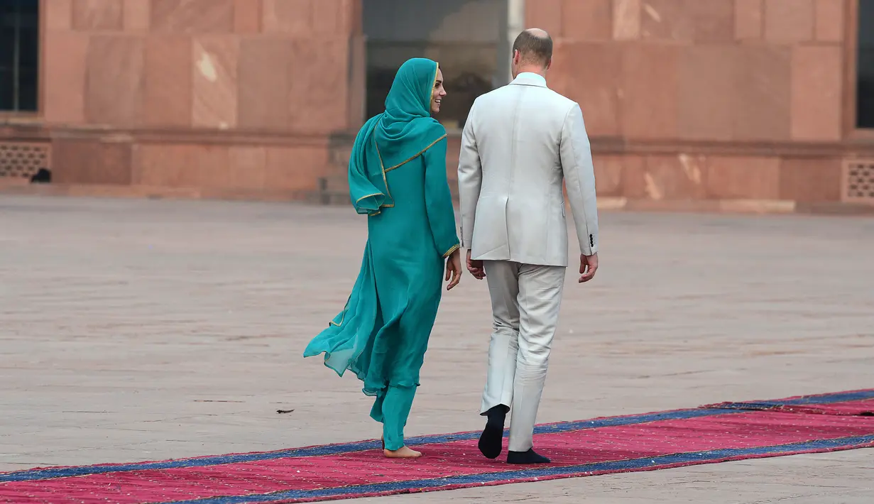 FOTO: Kunjungi Masjid, Penampilan Kate Middleton Curi Perhatian - Foto ...