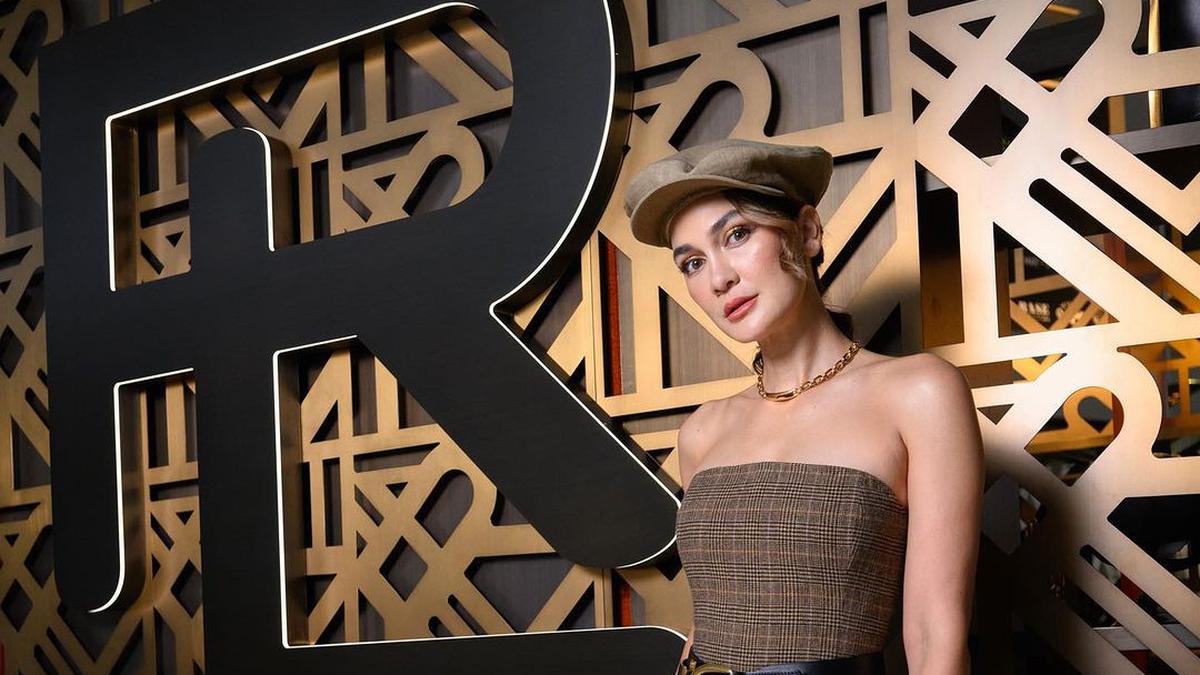 6 Potret Body Ramping Luna Maya di Usia 40 Tahun Saat Hadiri Acara ...