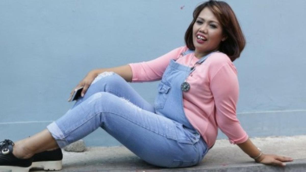 Datangi KPI, Elly Sugigi Takut Kehilangan Pekerjaan? - ShowBiz Liputan6.com