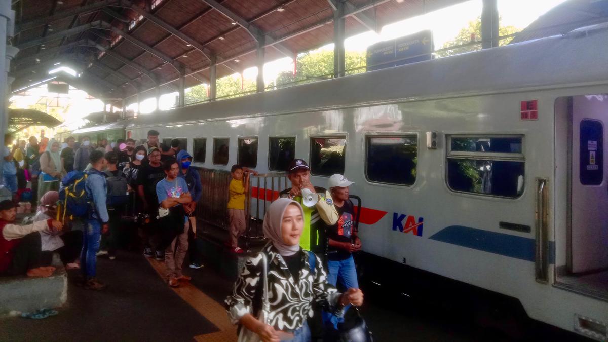 KAI Daop 8 Surabaya Operasikan Satu KA Tambahan Sambut Libur Panjang ...