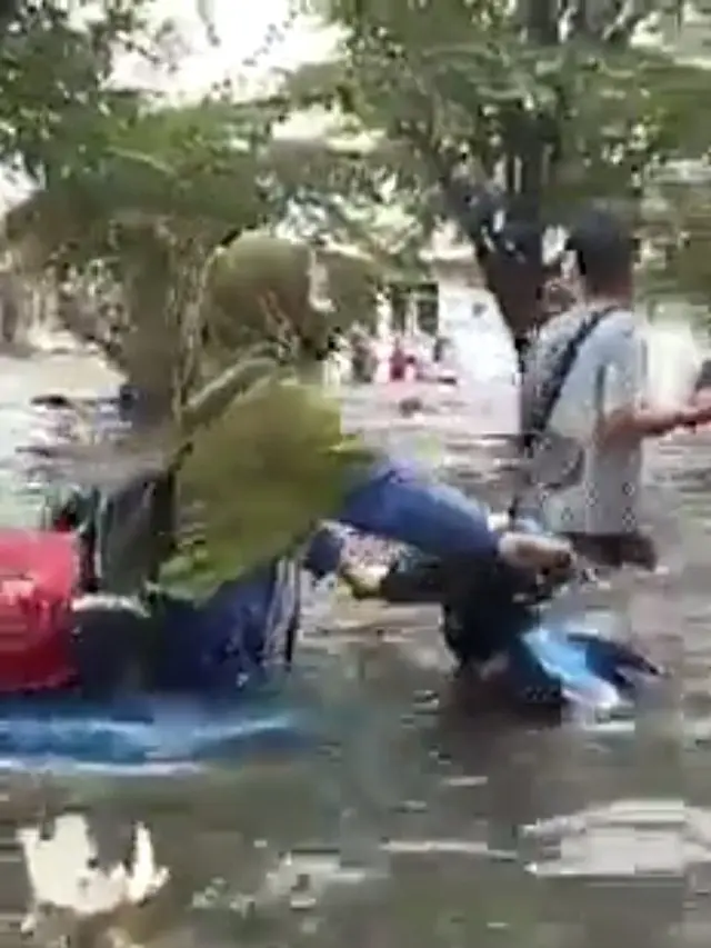 7 Potret Terkini Banjir Rob Semarang Akibat Tanggul Tanjung Mas Jebol - Hot Liputan6.com