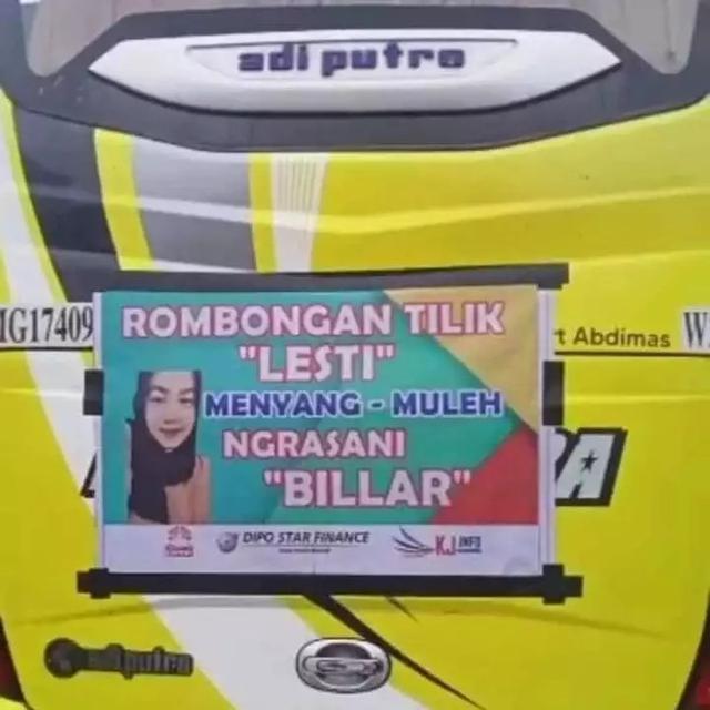 10 Potret Tulisan Kocak di Belakang Bus Pariwisata Ini Bikin Tepuk Jidat