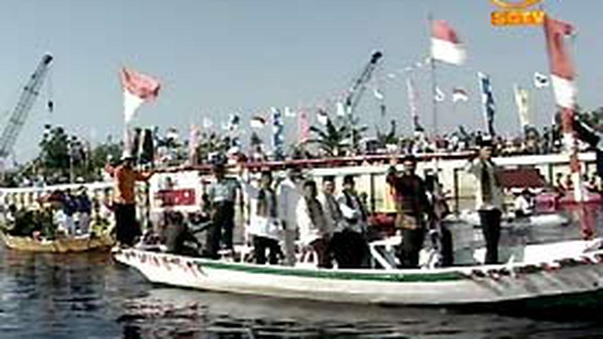 Festival Perahu di Kali Angke - News Liputan6.com