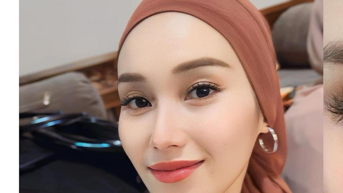 Inspirasi Hijab Padu Padan Model dan Warna Baju ala Ayu Ting Ting, Ide ...
