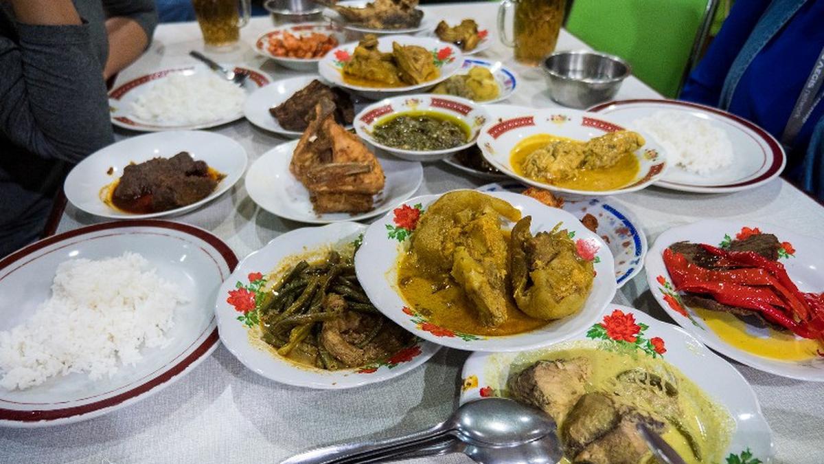Kenapa Banyak Orang Suka Masakan Padang? - Lifestyle Fimela.com