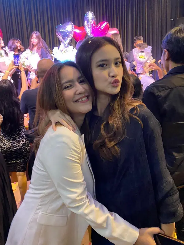 6 Potret Risma Nilawati Bareng Harleyava Princy Anak Ferry Maryadi, Bak Kakak Adik - Hot ...