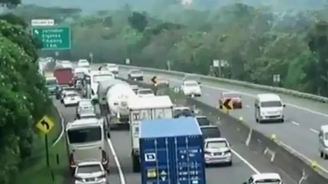 6 Fakta Terbaru Kecelakaan Beruntun Tol Cipularang, Begini Nasib Supir Truk - Hot Liputan6.com