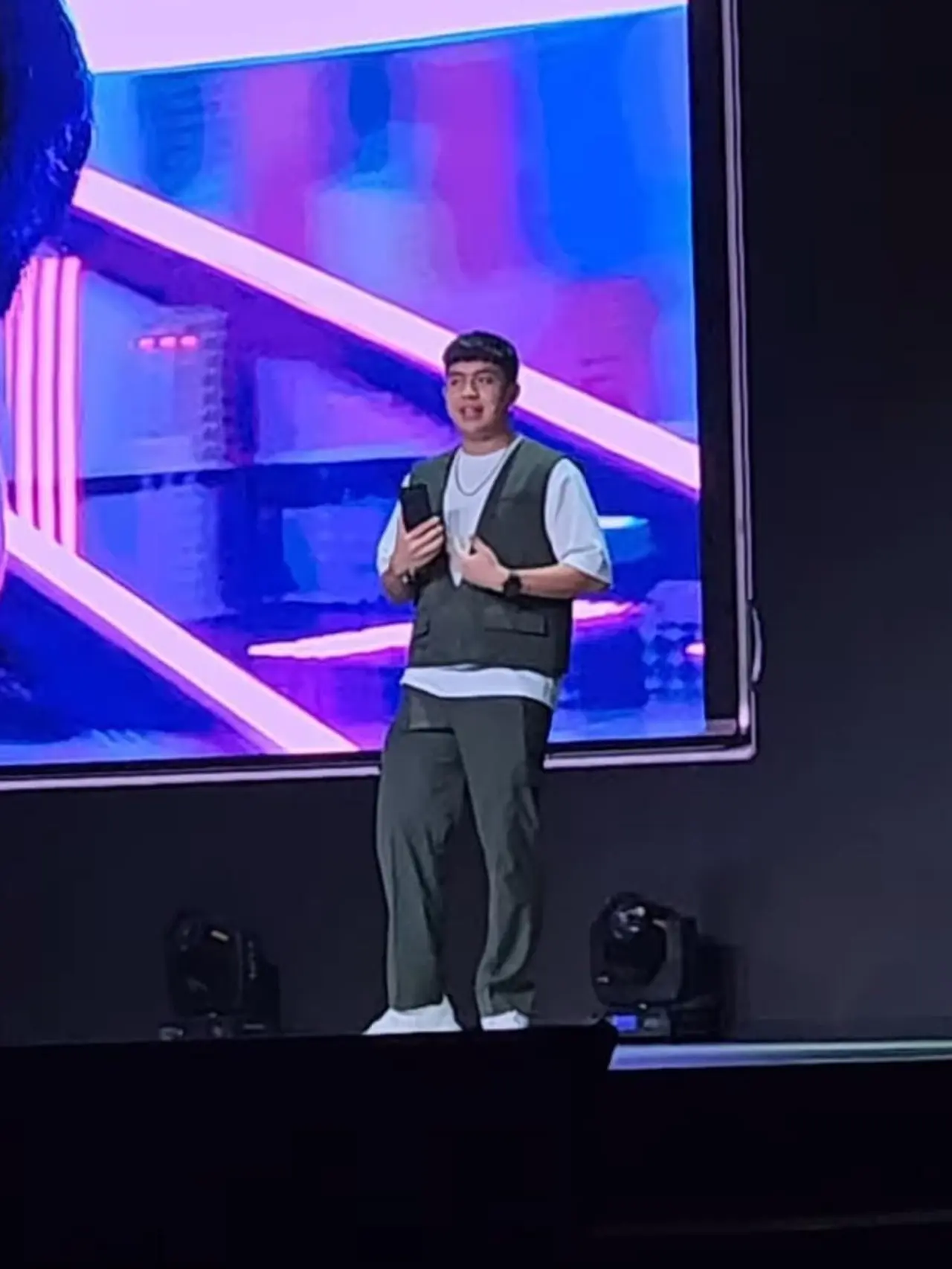 6 Potret Jerome Polin Ubah Gaya Rambut, Disebut Mirip Tulus Versi Muda ...