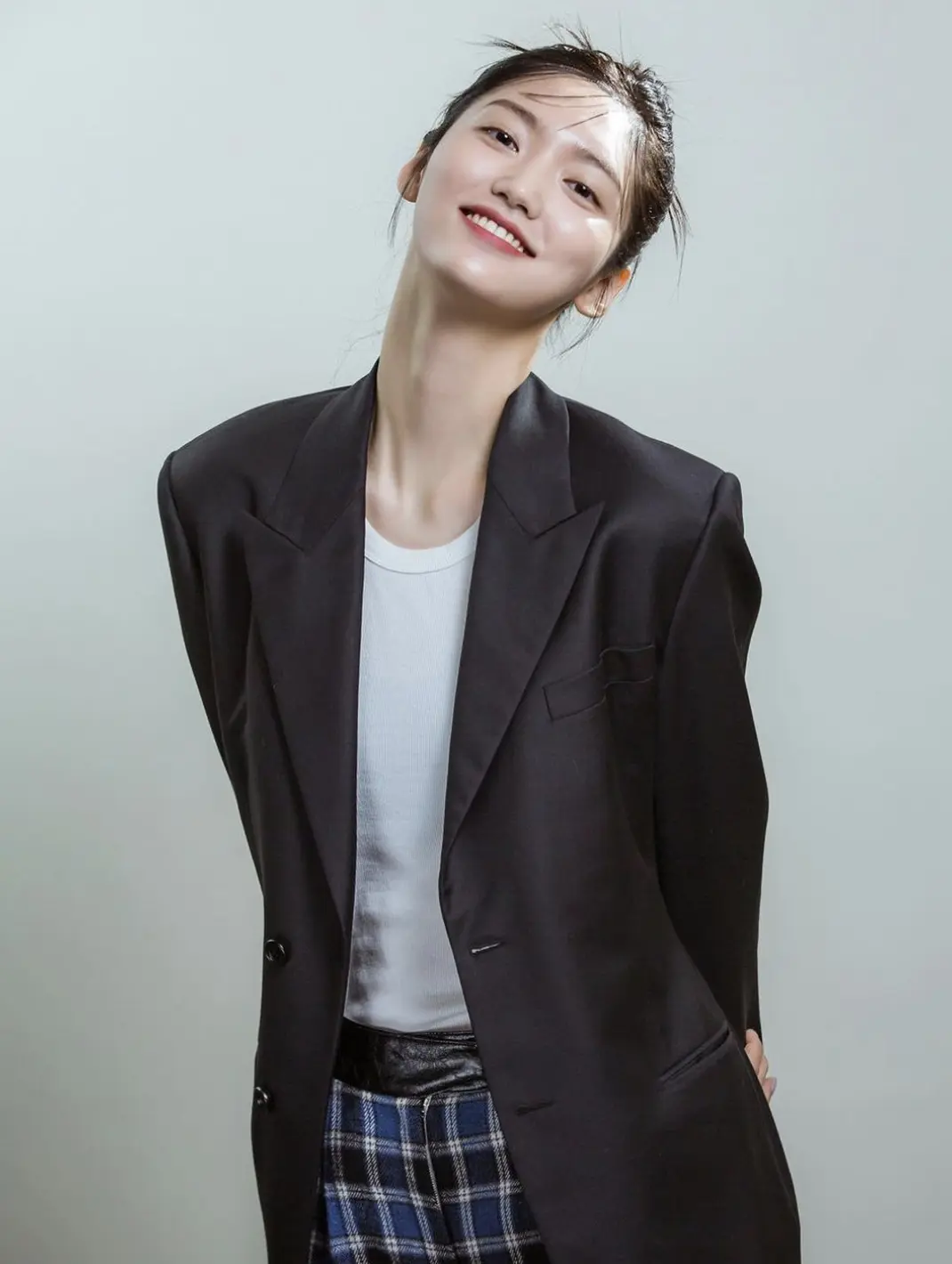 Gaya Fashion Kenangan Jung Chae Yul, Aktris Korea yang Ditemukan ...