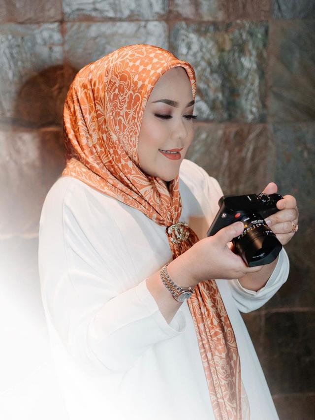 Terinspirasi Gerakan Indah Burung Enggang, Desainer Andya Kartika Bikin ...