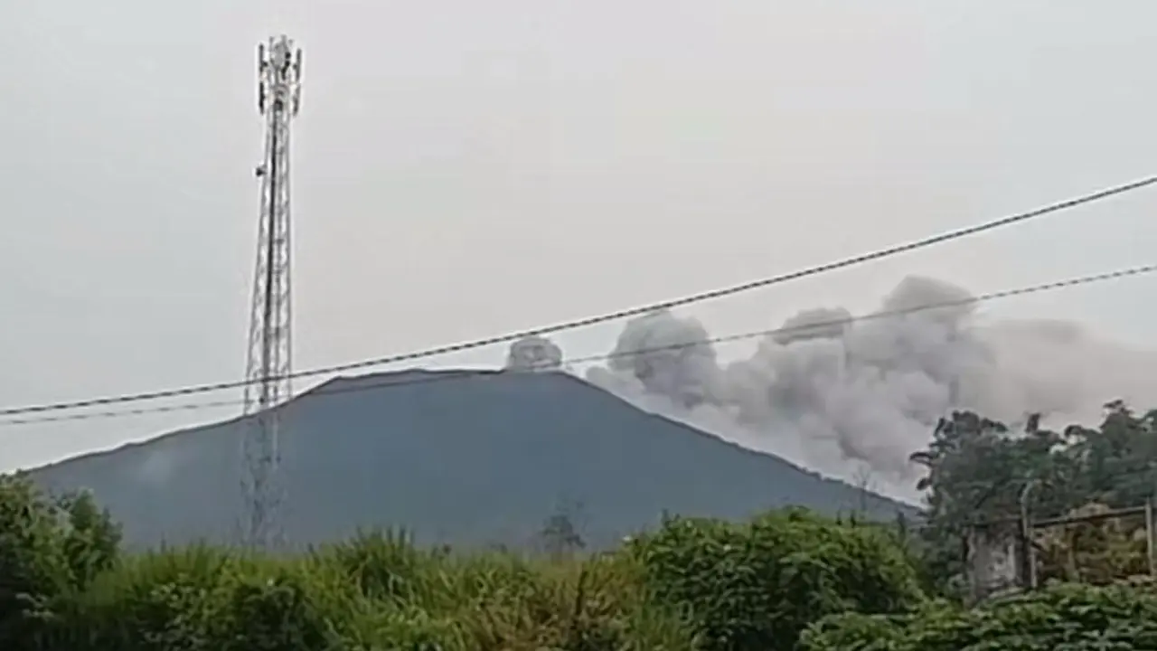 Kronologi Gunung Marapi di Bukittinggi Meletus, Kolom Abu Tak Teramati