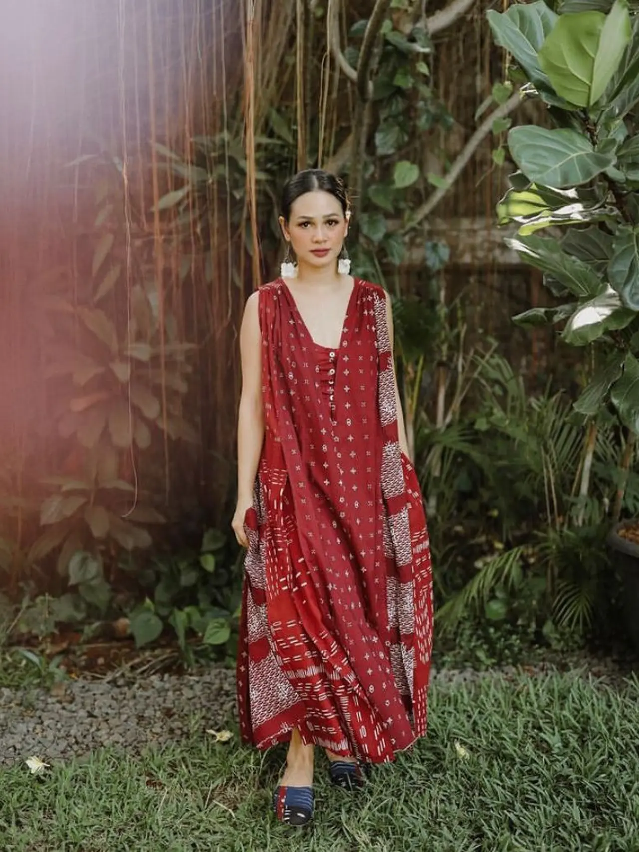 9 Inspirasi OOTD Merah Putih ala Artis untuk 17 Agustus, dari Cinta ...