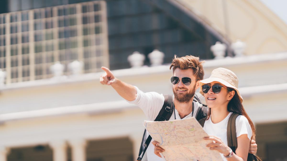 Kantong Kering Habis Lebaran, Ini 6 Cara Traveling Hemat - Lifestyle ...