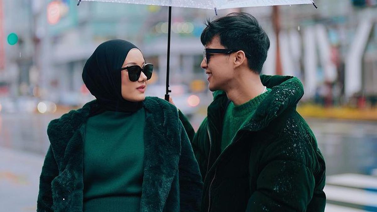 Potret Rey Mbayang dan Dinda Hauw yang Selalu Tampil Kompak, Outfitnya ...