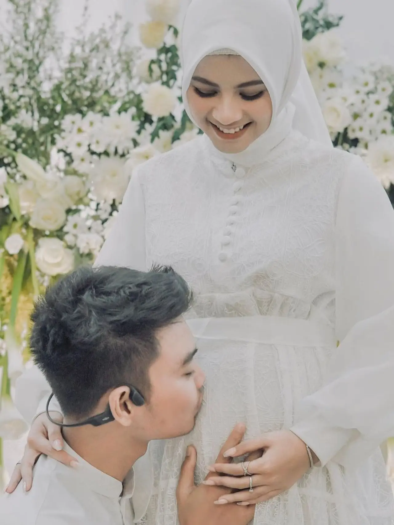 6 Potret Tri Suaka Jadi Suami Siaga untuk Nabila Maharani, Bahagia Menjadi Ayah - Hot Liputan6.com