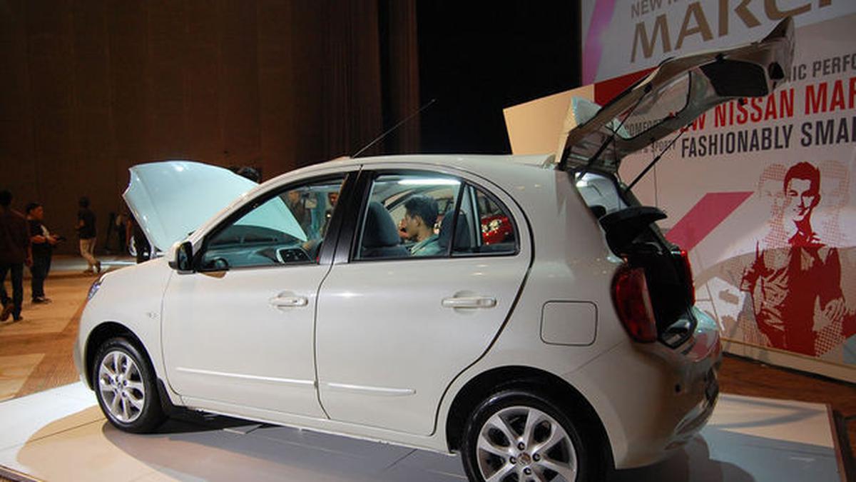 Wajah Baru Nissan March Part 2 - Galeri Otosia.com