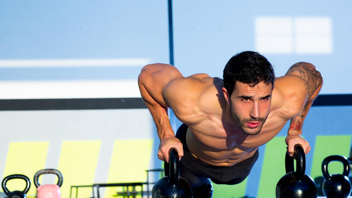 Ladies, Gaya Cowok di Gym Ini Dipastikan Bikin Kamu Meleleh! AW ...