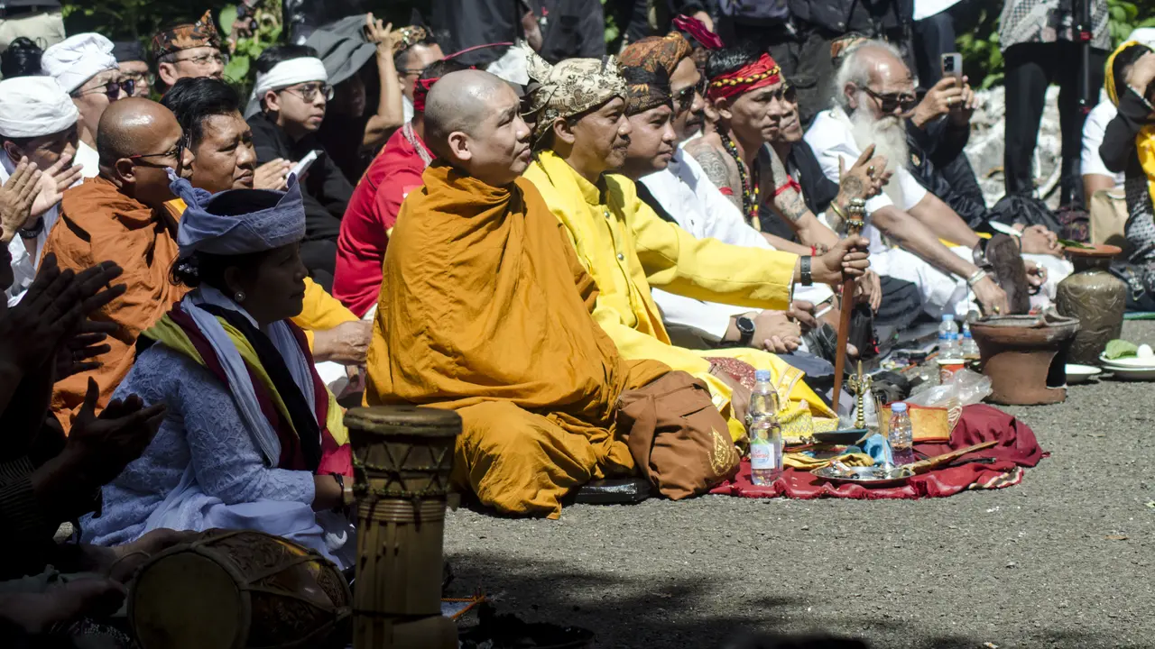 Ngertakeun Bumi Lamba: Menyulam Harmoni dan Ungkapan Syukur di ...