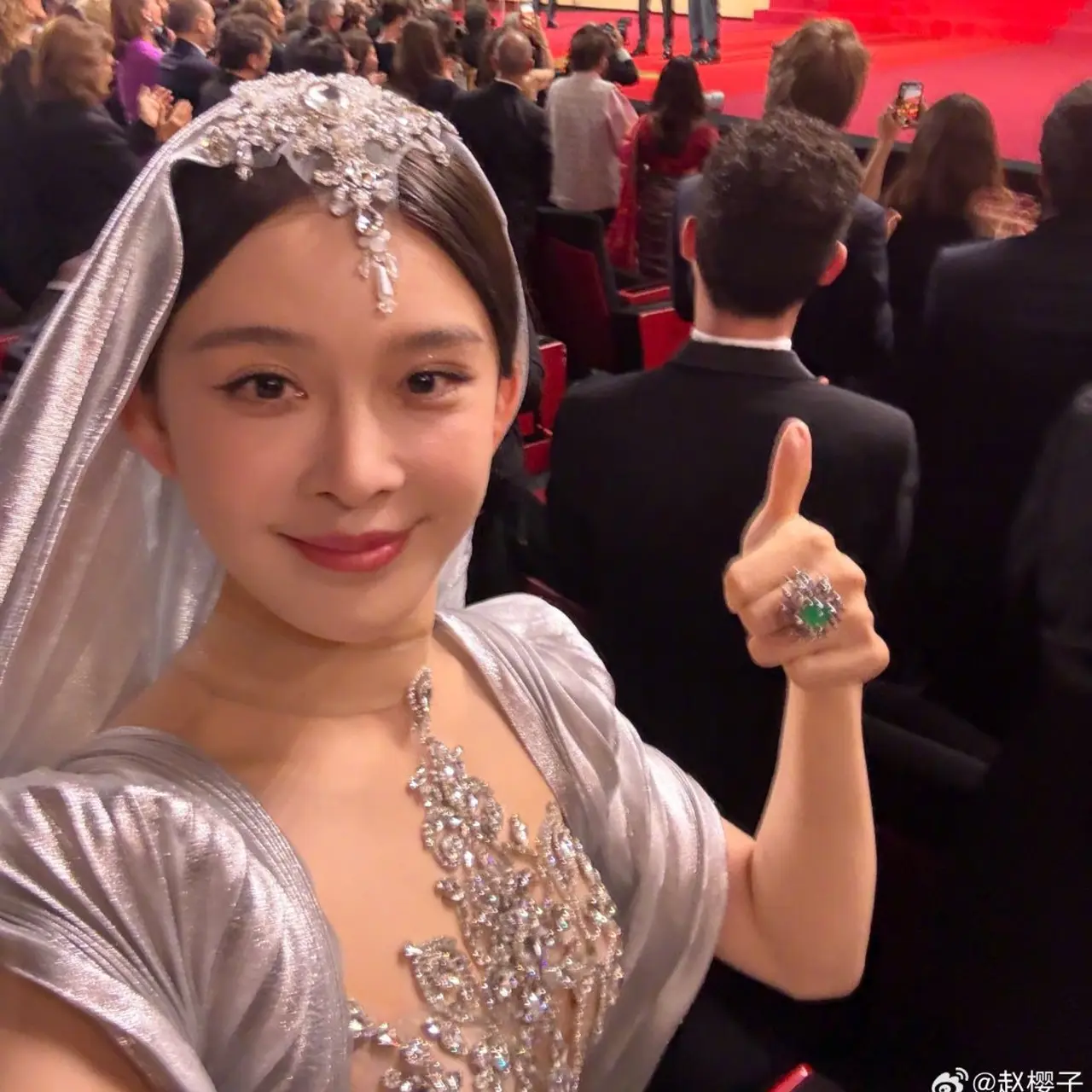 Aktris China Zhao Yingzi Diusir dari Red Carpet Cannes 2025, Gaunnya Dianggap Terlalu Tipis ...