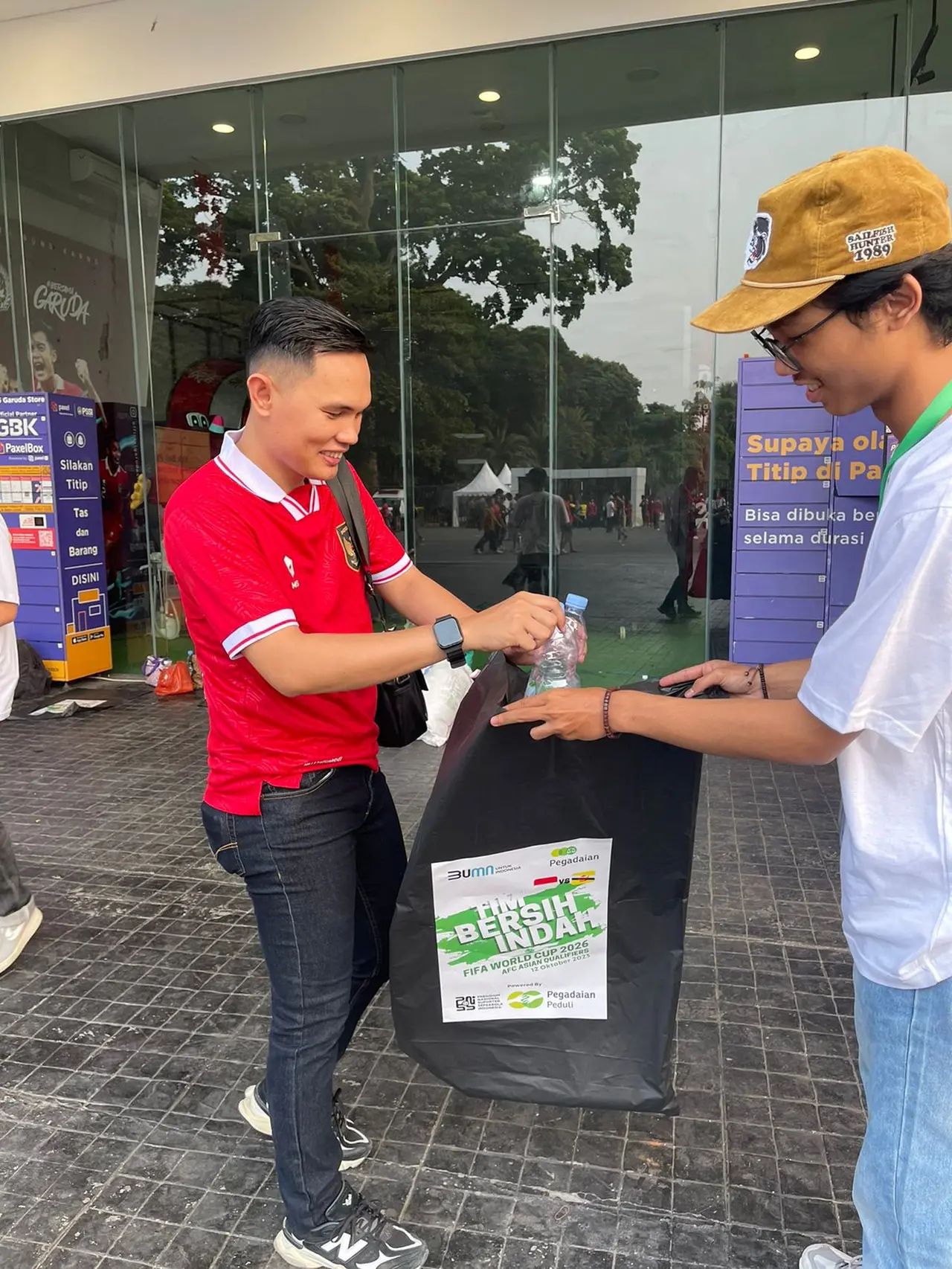 Terinspirasi Suporter Jepang, Tim Bersih Indah Kembali Bikin SUGBK ...