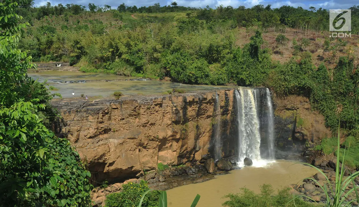 FOTO: Menikmati Pesona Curug Awang yang Jadi Ikon Ciletuh Geopark ...
