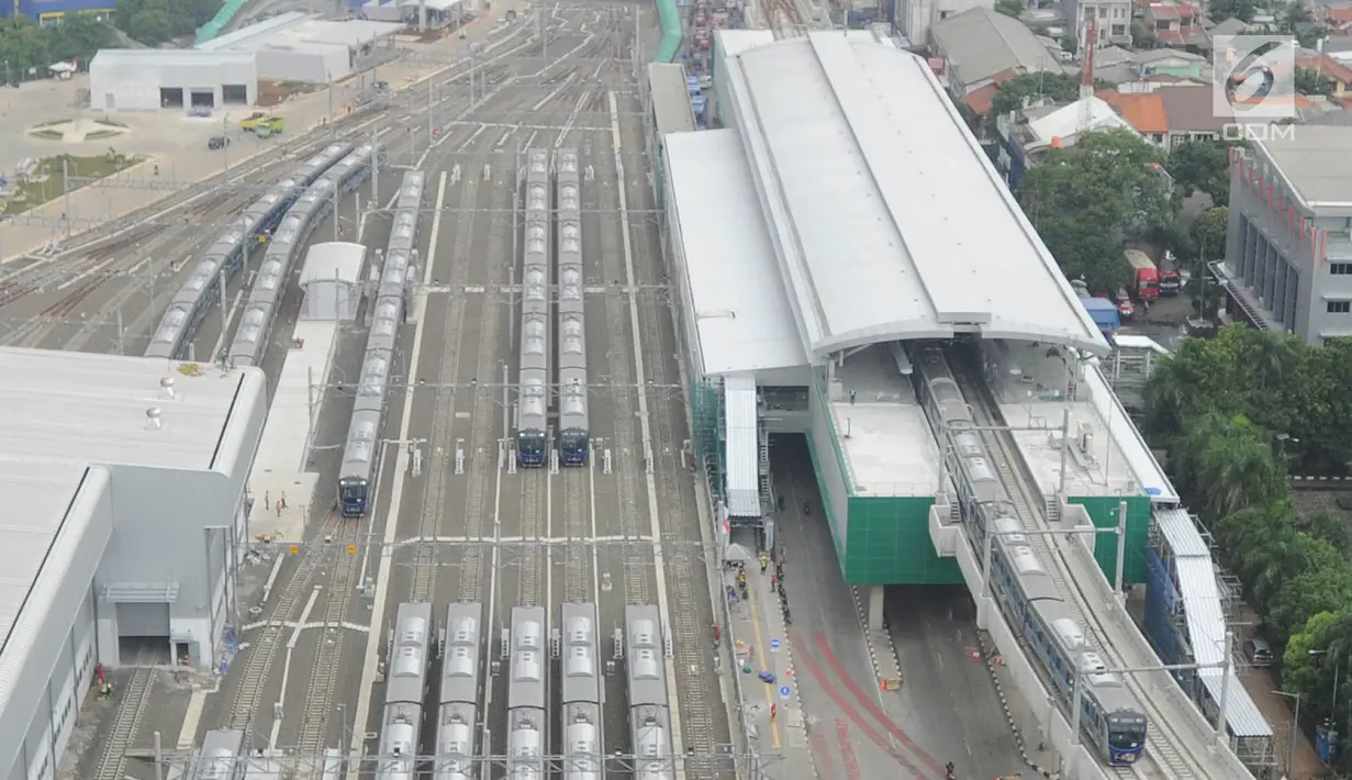FOTO: Memantau Progres Terminal MRT Lebak Bulus yang Beroperasi ...