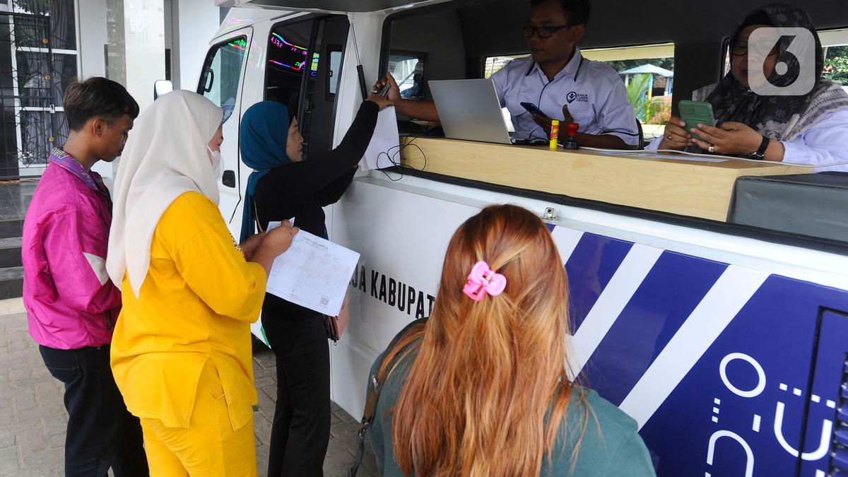 Upah Minimum DKI Jakarta 2023 Jadi Rp 4,9 Juta, Pengusaha Berpikir ...