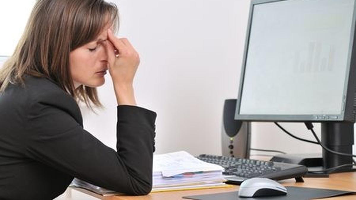 Apa Itu Computer Vision Syndrome? Berikut Gejalanya! - Regional ...