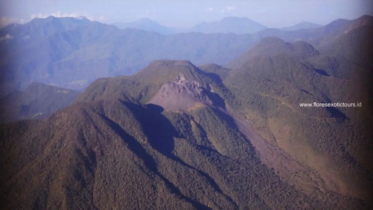 6 Fakta Menarik Gunung Anak Ranakah di Flores, Terbentuk Akibat Letusan ...