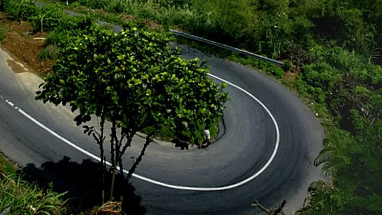 5 Tanjakan Ekstrem di Sumatera Barat yang Menantang Adrenalin ...