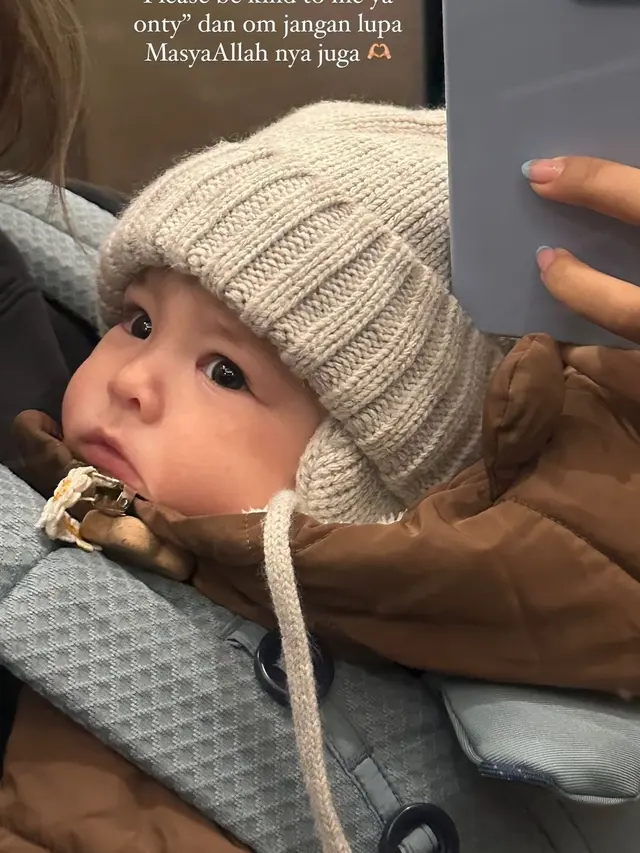 7 Momen Jennifer Coppen Ungkap Wajah Anak, Paras Bule Curi Perhatian ...