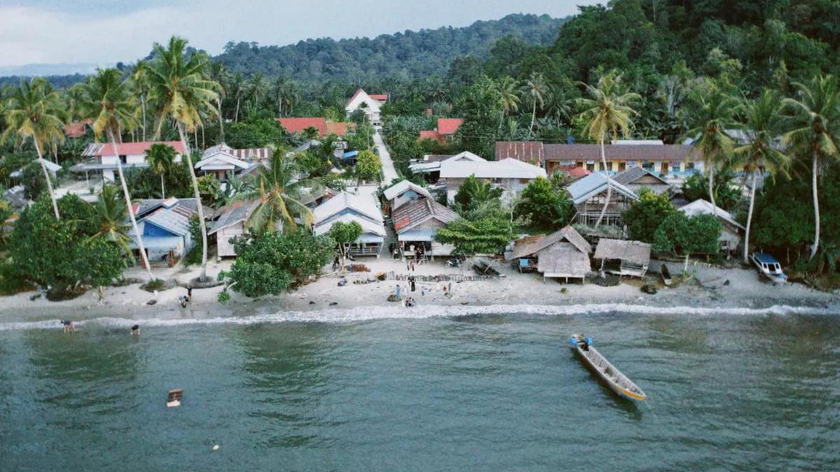Pantai Maileppet, Tempat Wisata Sekaligus Nadi Kehidupan di Siberut ...