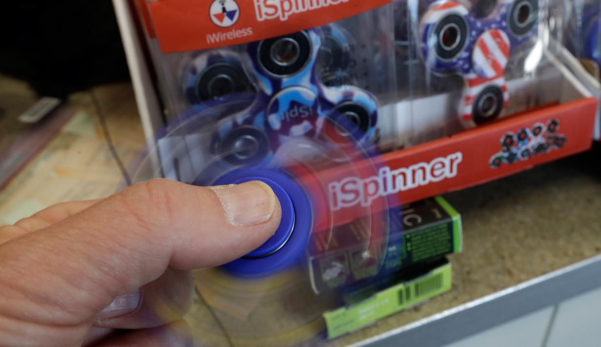 Mengenal Fidget Spinner, Mainan Baru yang Sedang Marak - Foto Liputan6.com