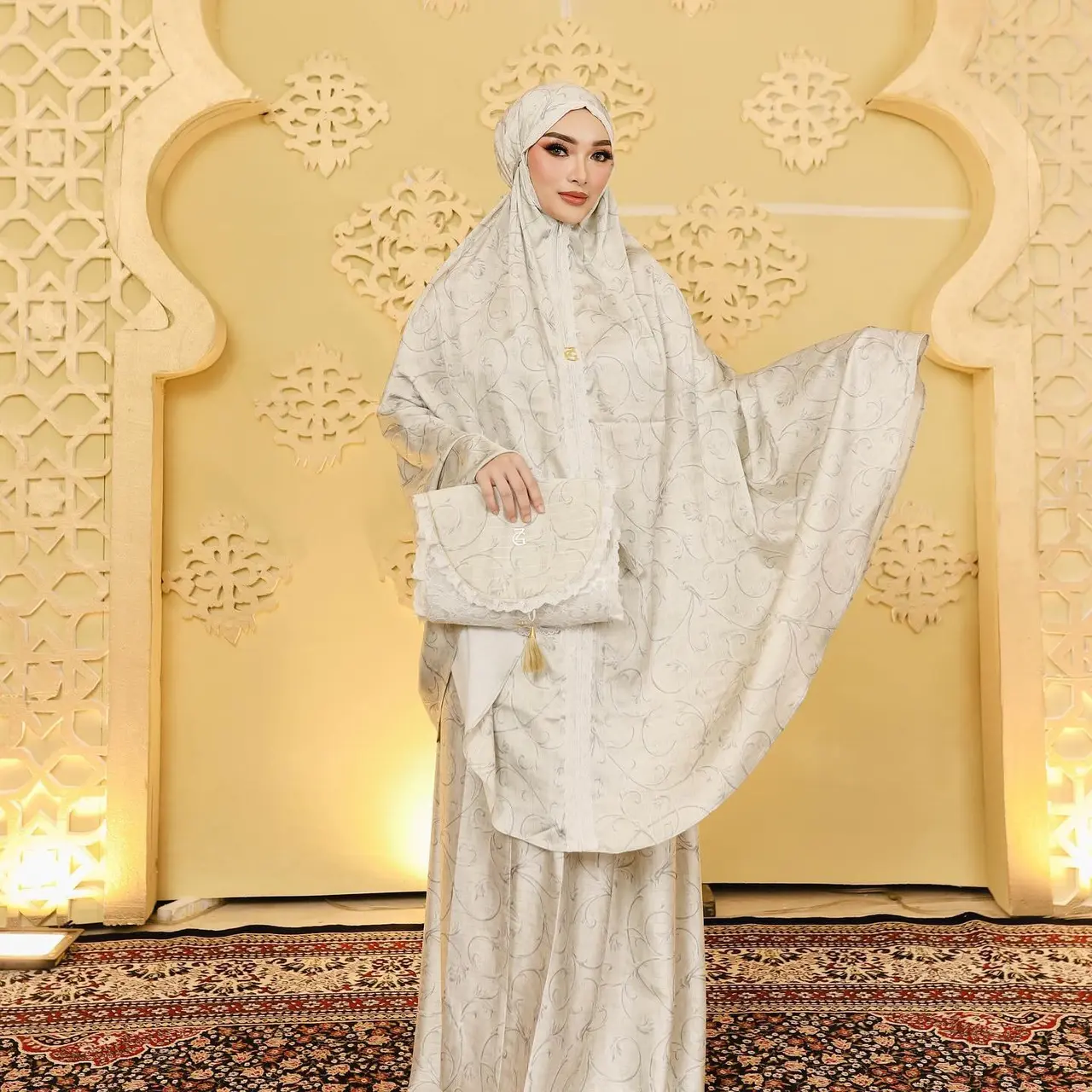 Tekuni Bisnis Fashion, Ini 7 Potret Zaskia Gotik dengan Busana ...