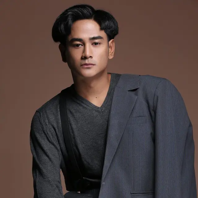 Genap Berusia 35 Tahun, Ini 6 Potret Terbaru Dwi Andhika yang Masih ...