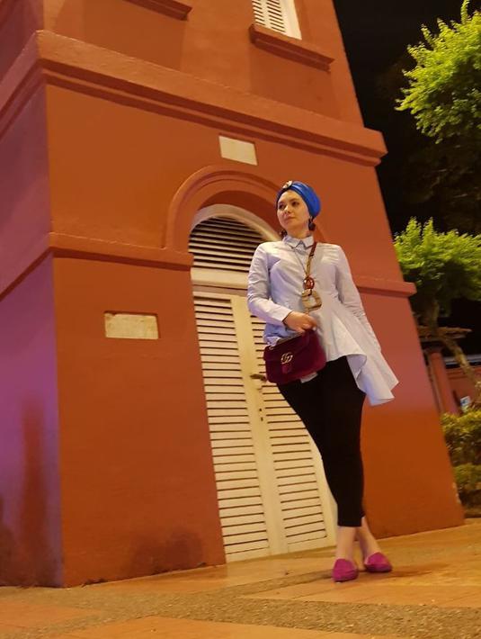 8 Gaya Liburan Viona Rosalina, Istri Eko Patrio yang Kece Banget ...