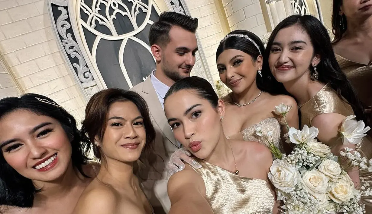 Para Bridesmaid di Pernikahan Sarah Keihl, Ranty Maria dan Hana ...