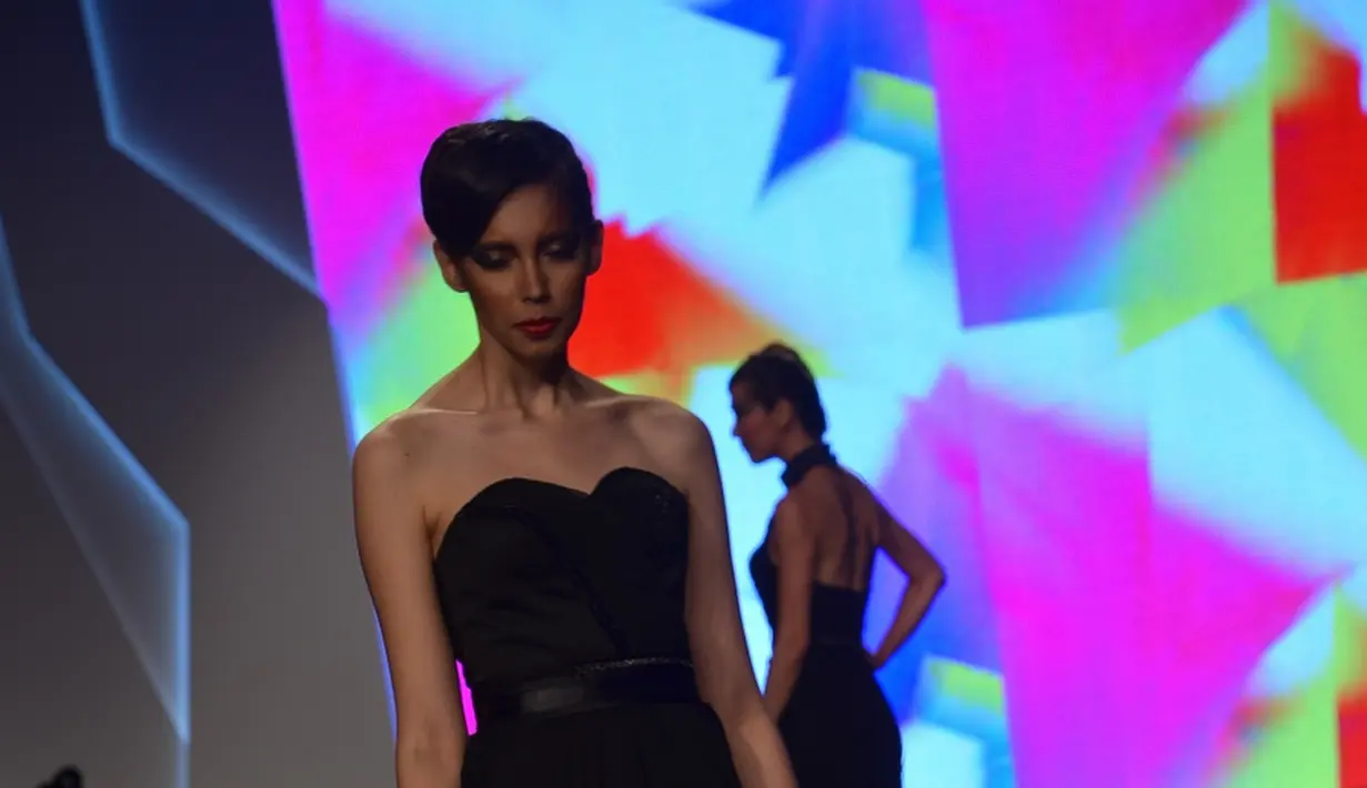 Bright Colours: Karya Komelia Ersan - Photo Fimela.com