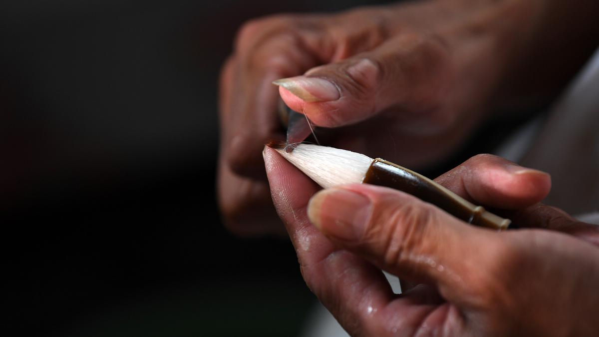 FOTO: Melihat Pembuatan Kuas Tinta di China - Foto Liputan6.com