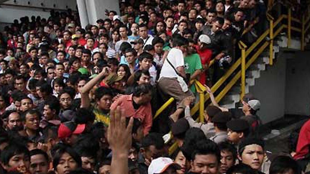 Penonton Tak Bertiket Dilarang ke Stadion GBK - Bola Liputan6.com