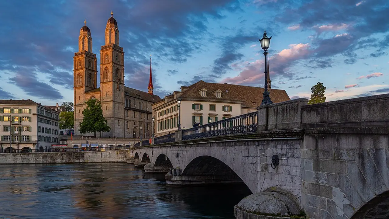 12 Tempat Wisata Menarik di Swiss, Kota dan Alamnya Menakjubkan - Hot ...