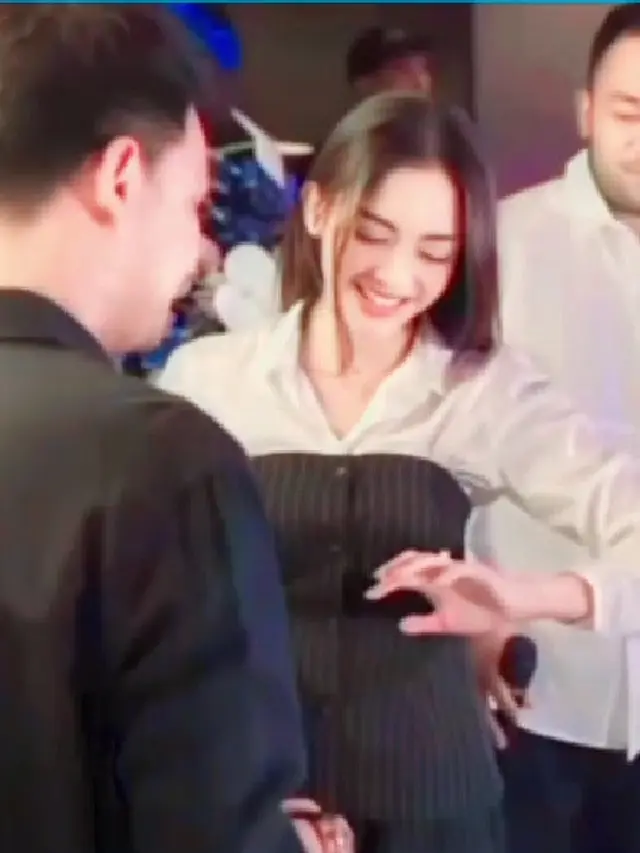 Ririn Dwi Ariyanti Diduga Terima Lamaran Jonathan Frizzy di Hari Ulang ...